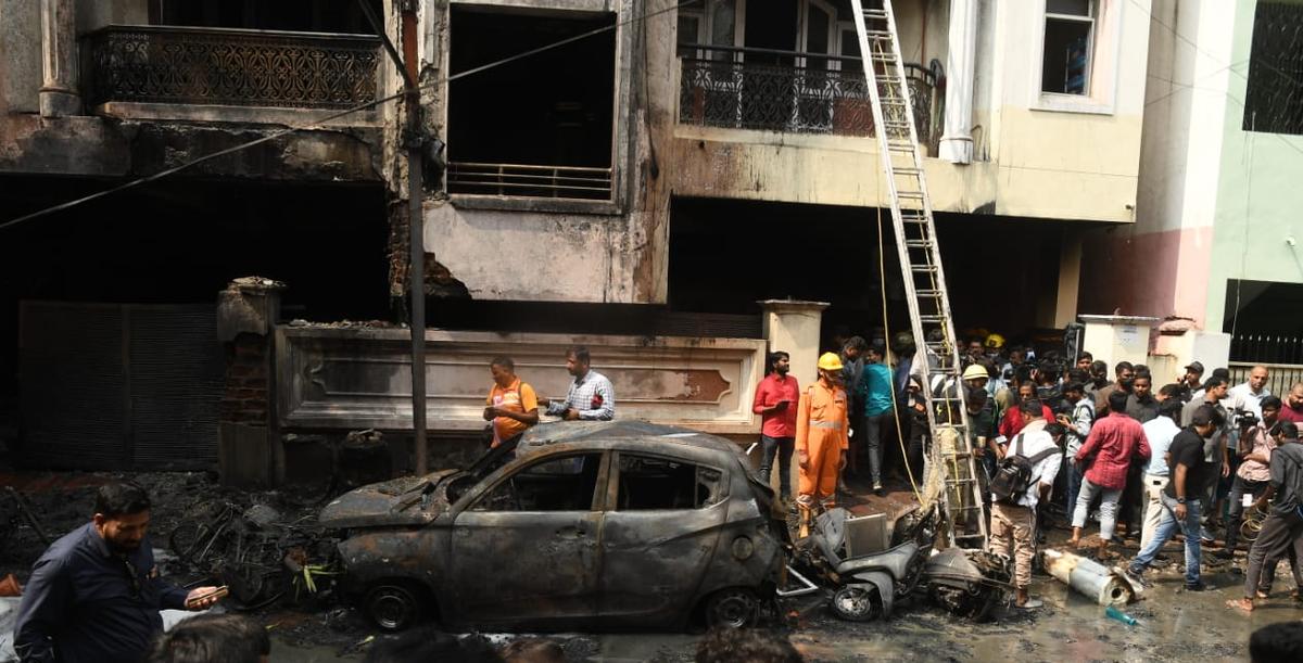 Nine dead in a fire accident in Hyderabad - The Hindu